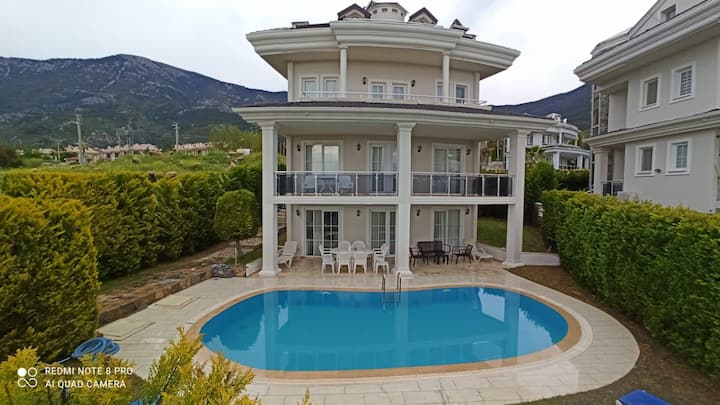 ÖLüdeniz'de Süper Manzaralı Villa Barok - Ölüdeniz