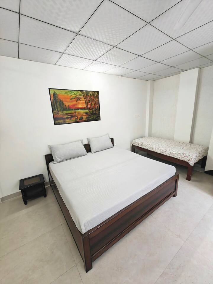 Ac Room Near Aiims & Ranikalapti - Bhopal