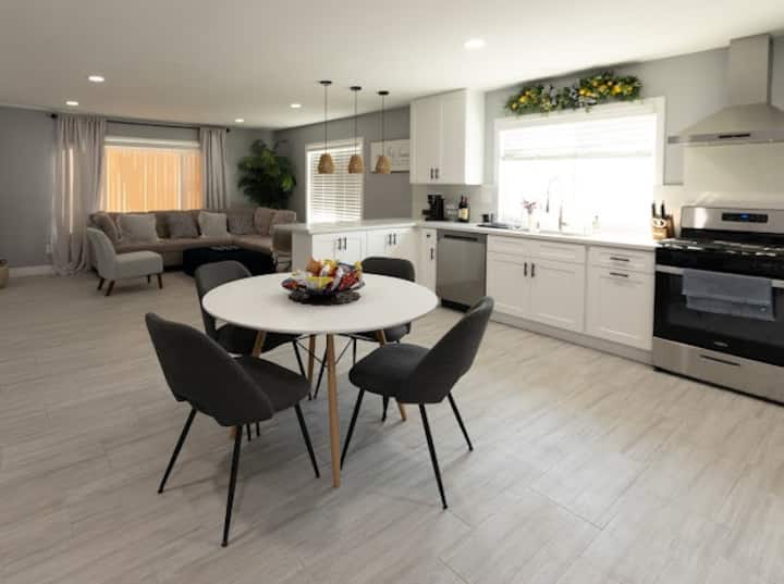 Beautiful Remodeled Home - Sabre Springs - San Diego