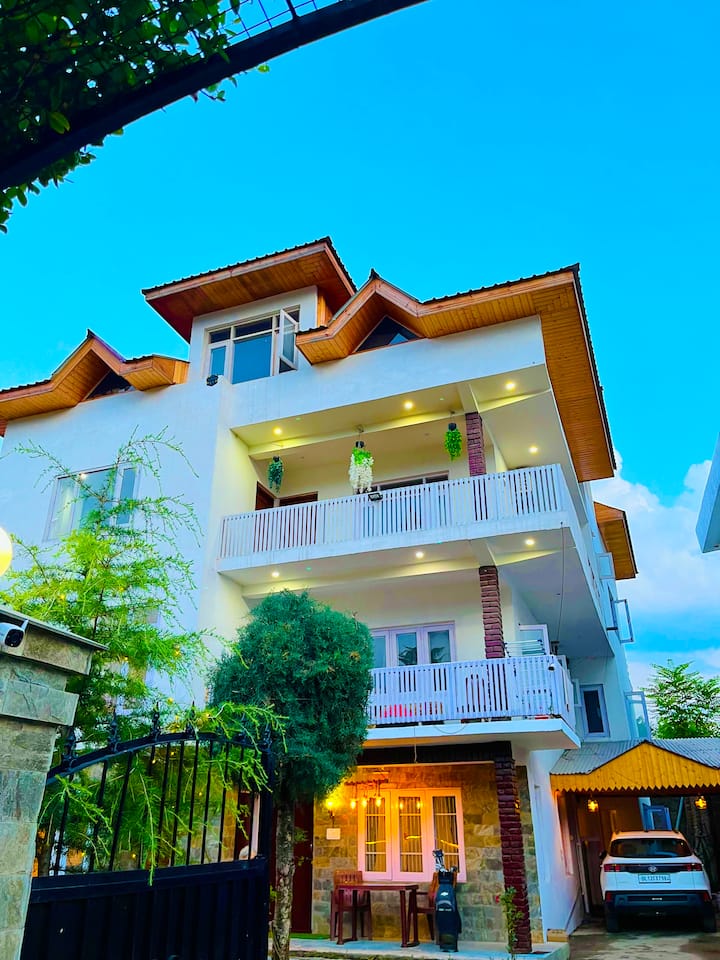 3bhk Home/groundfloor/maincity-2km-dallake - Srinagar