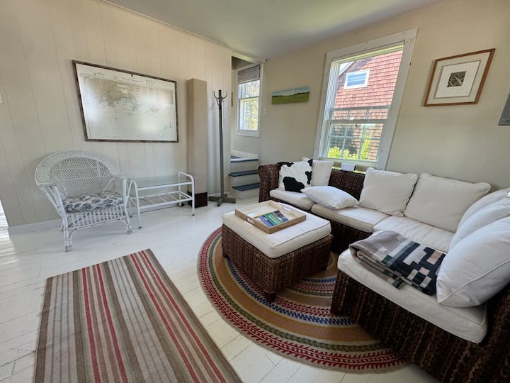 Sunset Cottage - Branford, CT