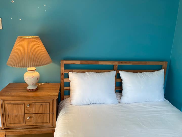 Comfortable, Quiet Room In Oakville - Burlington