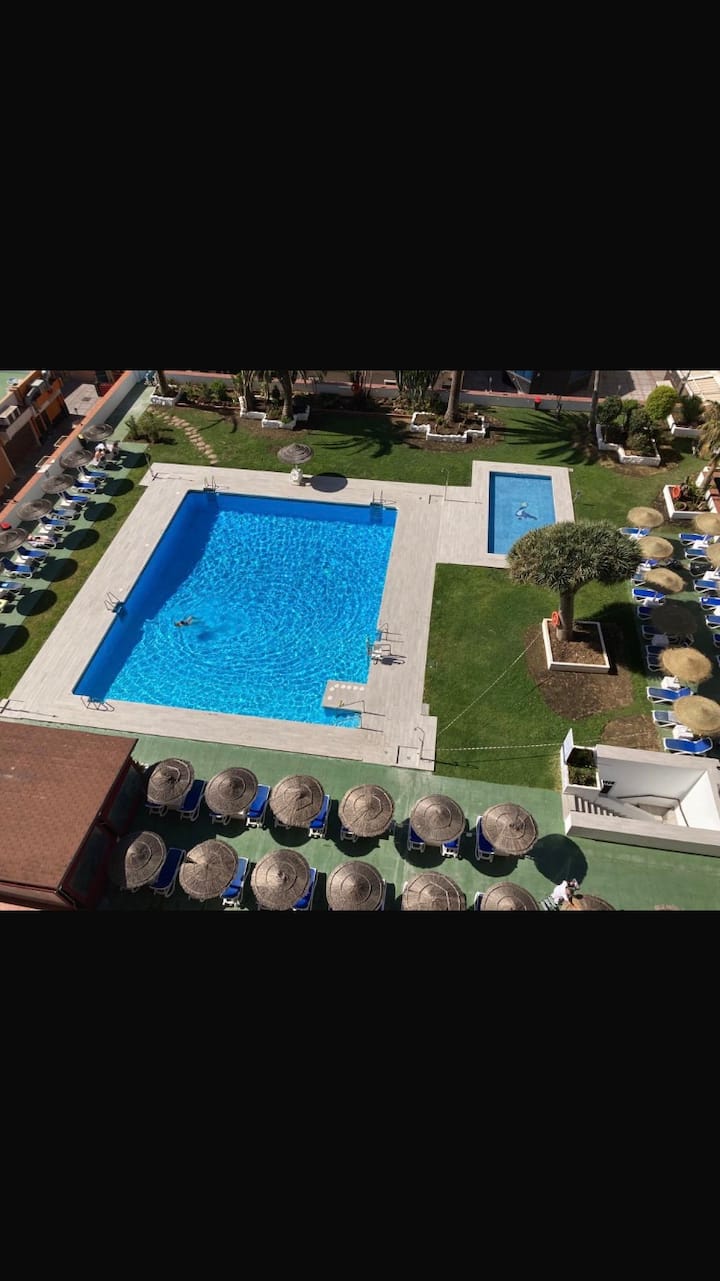 Apartamento En Playa Con Piscina - Fuengirola