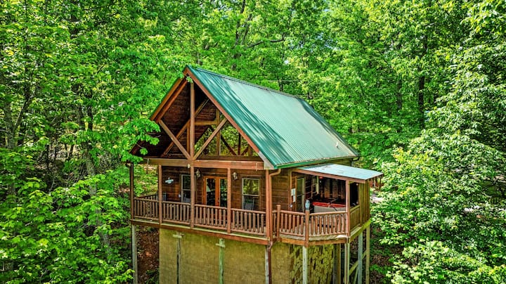 Relaxing Oasis: Bear Paw Lodge - Gatlinburg, TN