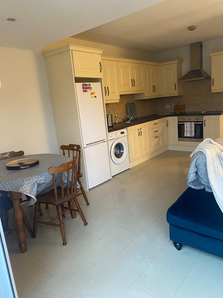 Apartment - Perfect Location - Donegal