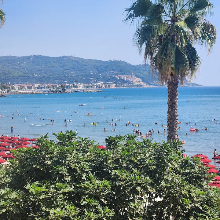 Bilocale Fronte Mare Dianomarina. Zona Sant’anna - Diano Marina