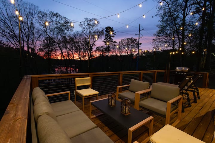 Family Lake Oasis W/private Dock/hot Tub/arcade - Lake Lanier, GA