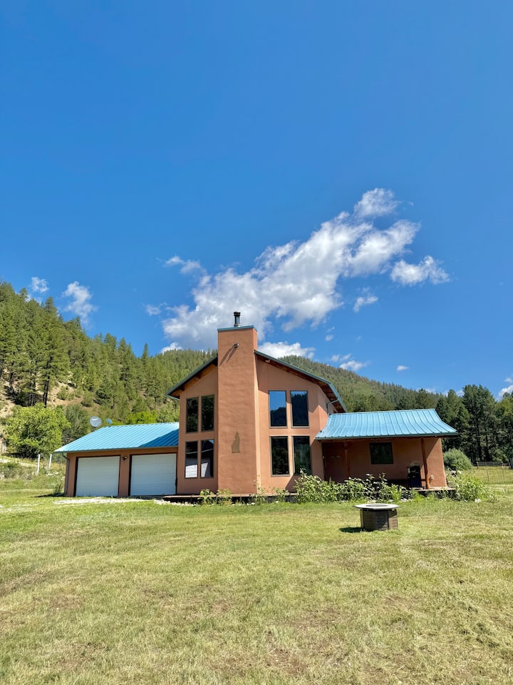 Family Getaway W/ Views & River Near - Pecos Canyon State Park, Tererro