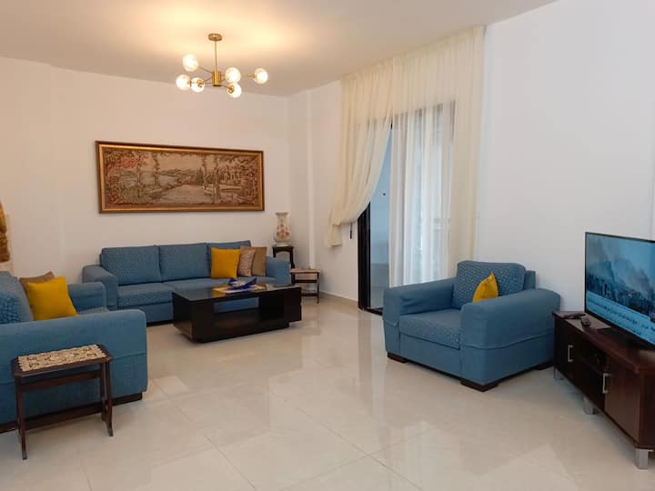 Fully Renovated 3 Bedroom Beirut 24/7 Electricity - Beirut