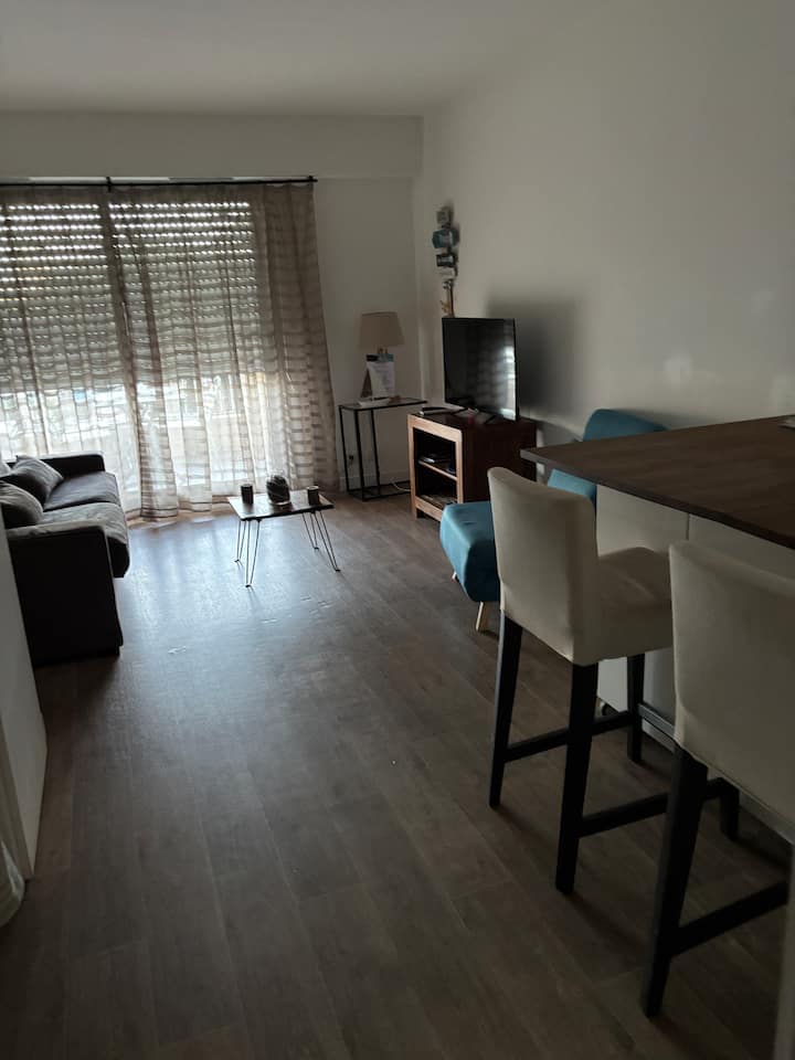 Adorable Studio Climatisé Port De Hyeres - Hyères