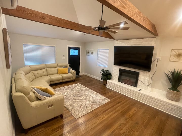 Lux Lovely White Casita 3br/2ba - Klamath Falls, OR
