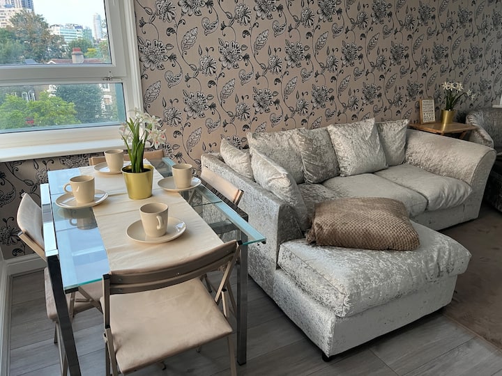 Modern Long Stay Flat | Parking + Fast Wi-fi - Croydon, UK