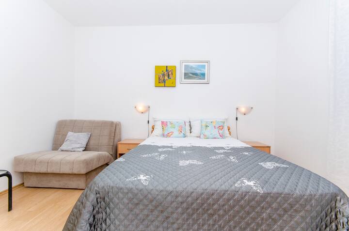 Apartment With Terrace- Ap1 - Brač