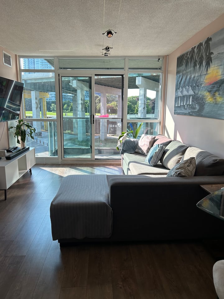1br + Den Free Parking Fort York Escape - Toronto