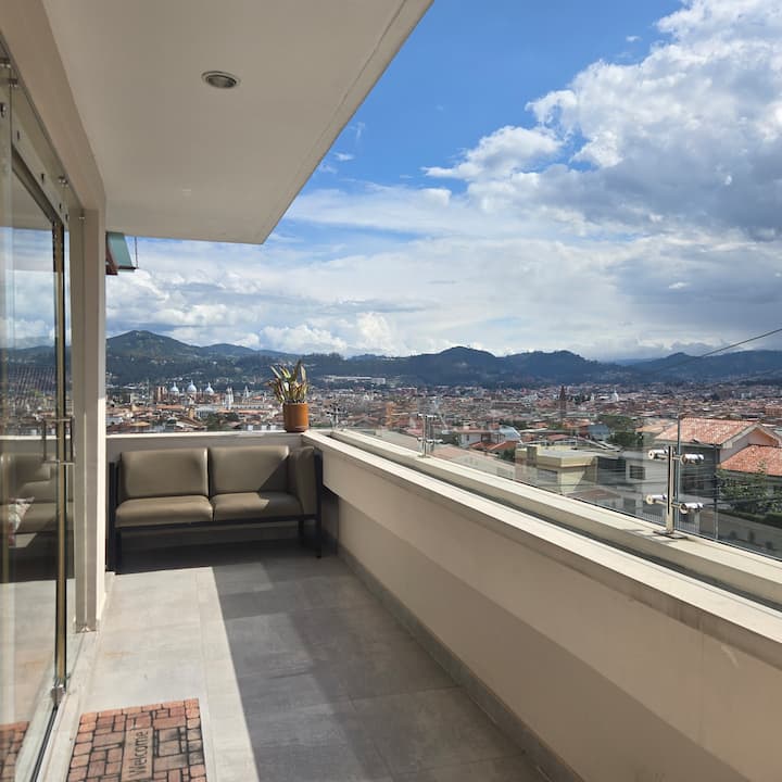 Blue Sky House. La Casa Del Cielo Azul - Cuenca