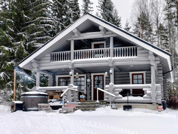 Rauhallinen Talvihuvila Saunalla Ja Paljulla - Kangasniemi