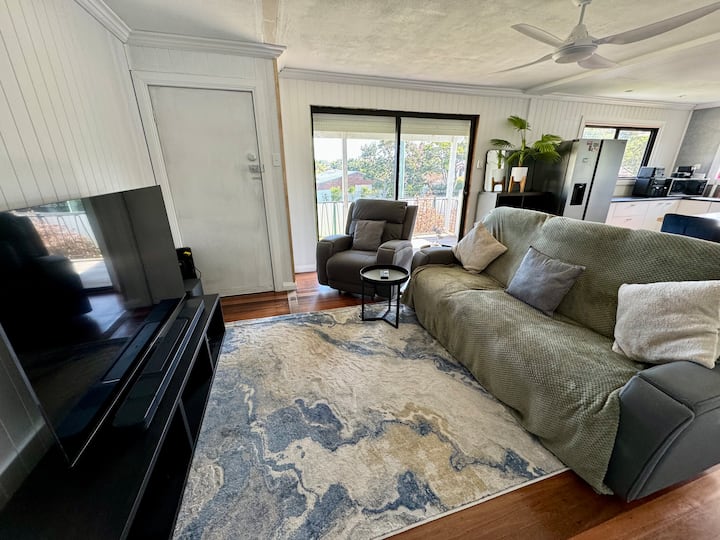 Cosy 3 Bed House Great Location - Brisbane