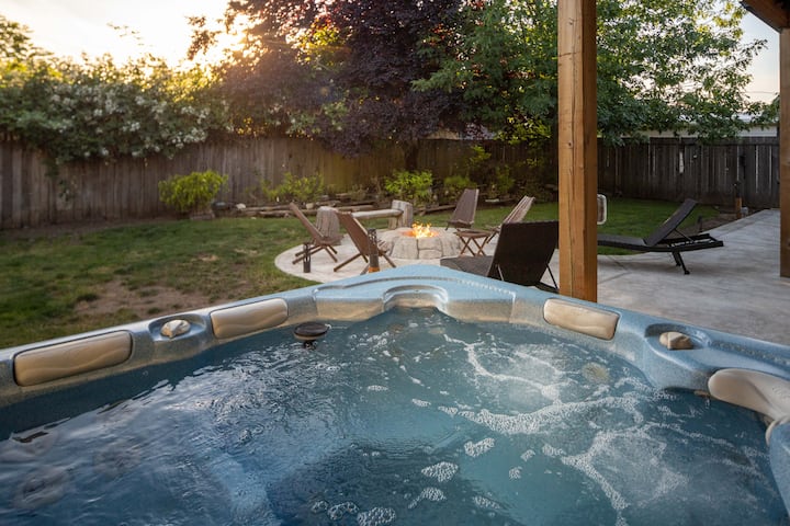 The Mixture - Hot Tub, Fire Pit & Outdoor Dining - Eugene, OR
