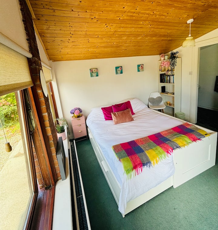 Brian's Place @
Cedarwood Lodge, Ballyvourney. - County Kerry
