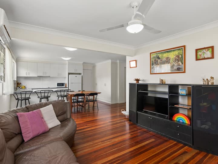 Comfy Home In Quiet Neighbourhood. - Beaudesert