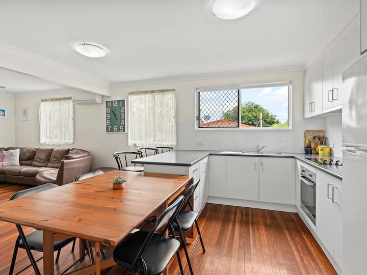 Comfy Home In Quiet Neighbourhood. - Beaudesert