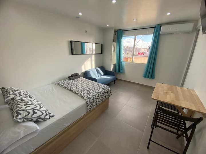 1 ÁTico Nuevo Con Baño Privado Frente Metro A12 - Sant Boi de Llobregat