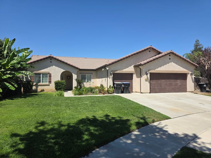 Family Friendly Visalia Getaway Near Sequoias - Visalia, CA