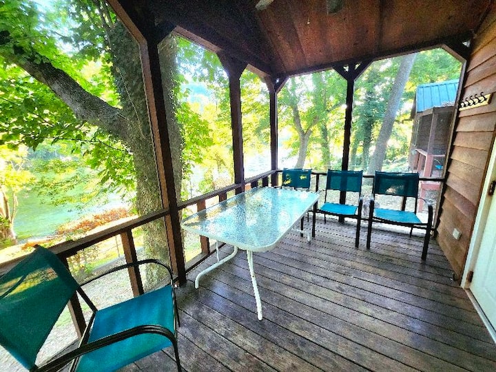 Zug Bug At Copper Johns Resort - Bull Shoals, AR