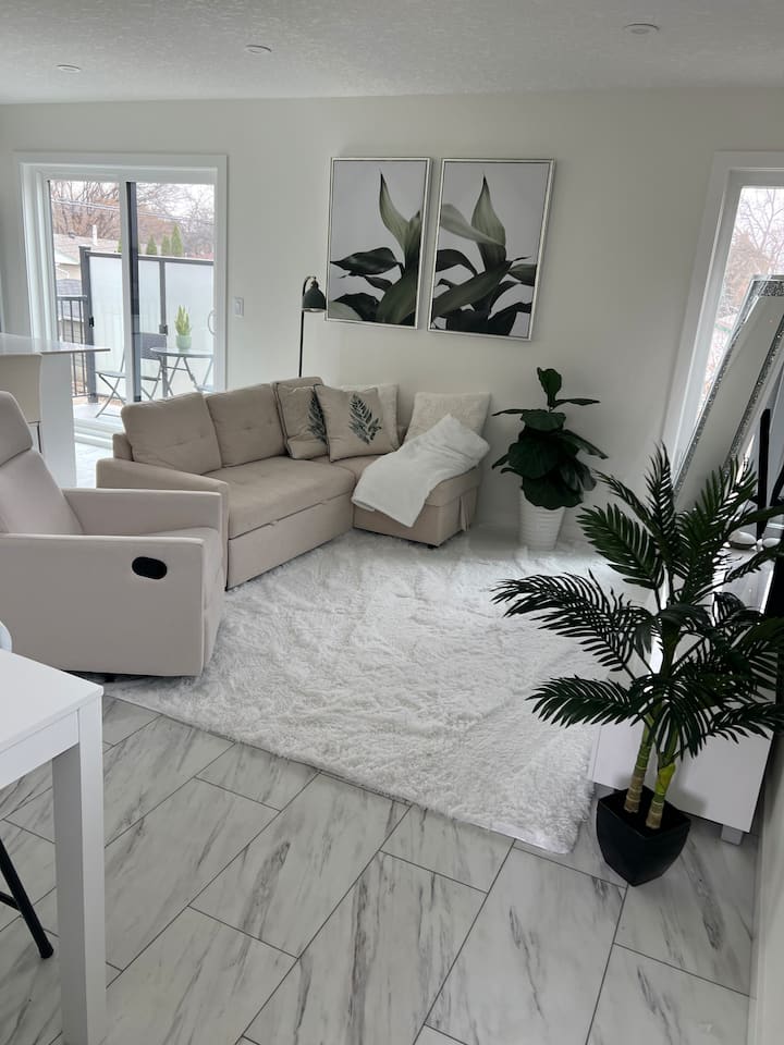 The Heights Garden Suit - Edmonton