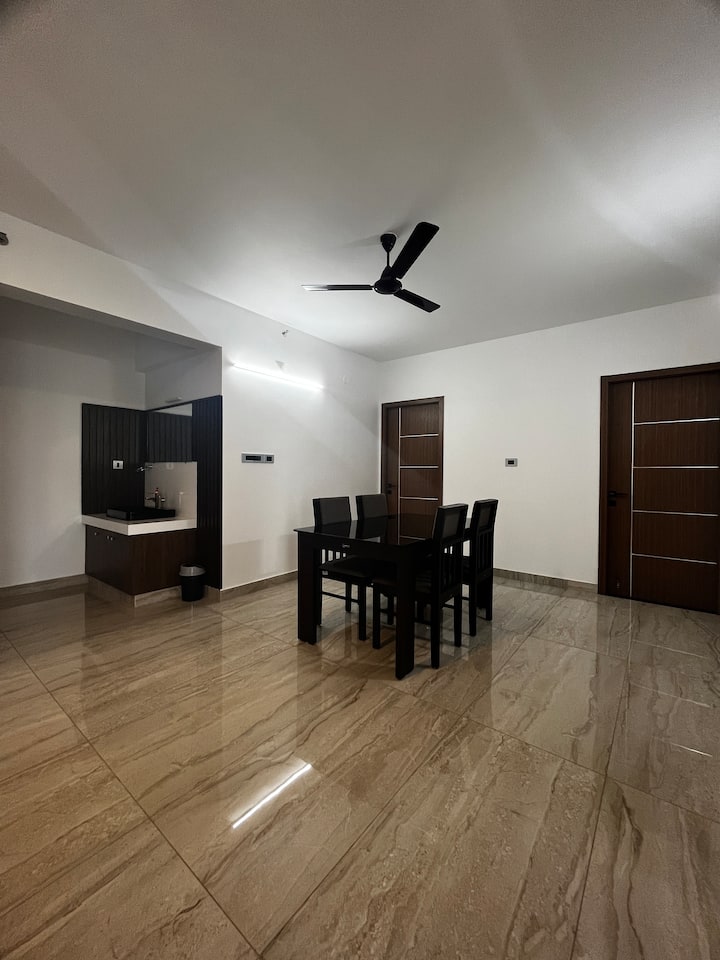 Cozy 3bhk City-center Apartment At Trivandrum - Thiruvananthapuram