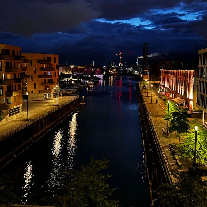 Deluxe Water-view Apartment - Mainz