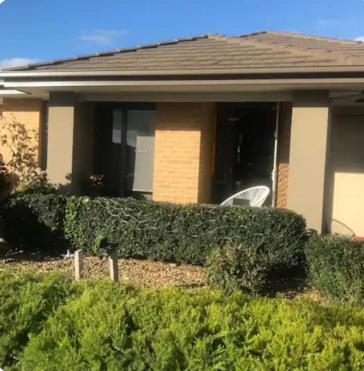 3 Lovely Room - Cranbourne