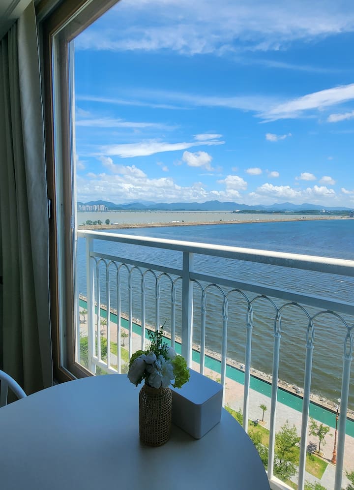 모두가 바라던 바다/춤추는바다분수/넷플릭스&Disney+숙소계정/탑층일출/빔프로젝트&tv - Mokpo-si