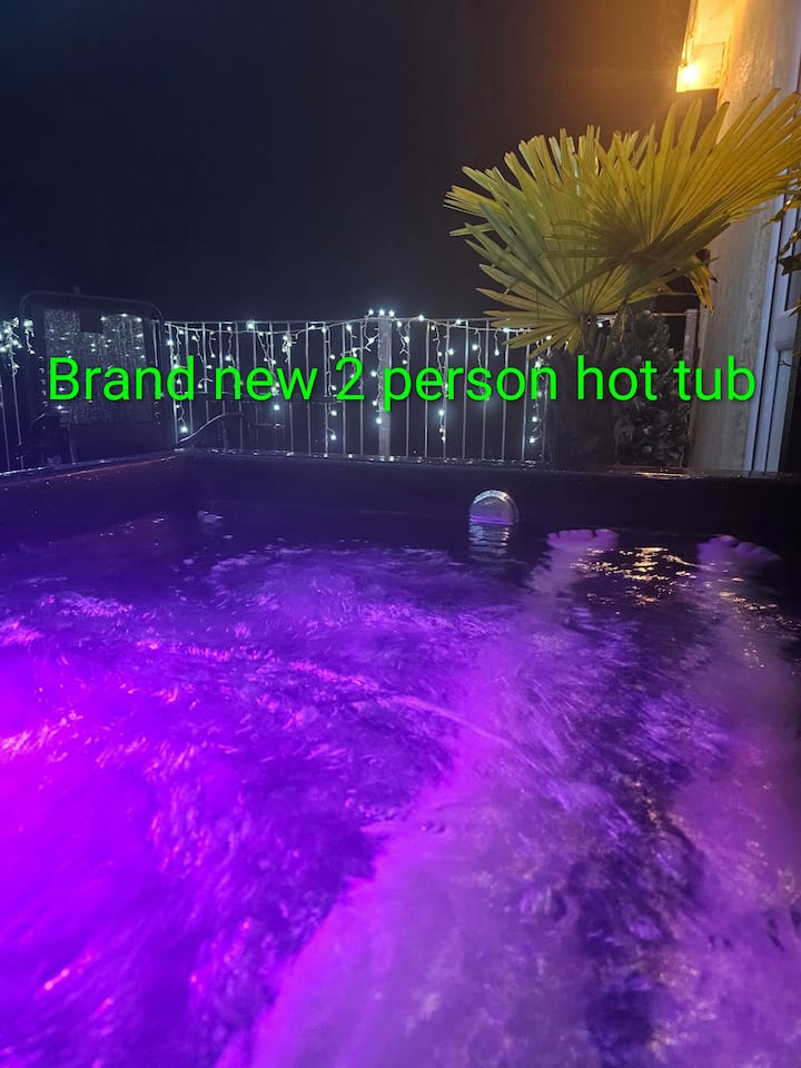 Rock Ridge Villa (With Hot Tub For 2). - Abergavenny