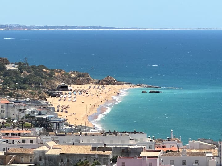 La Vue … / A Vista … - Albufeira