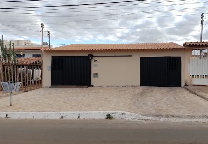 Casa + Garagem - Qnf Taguatinga, Df - Brezilya