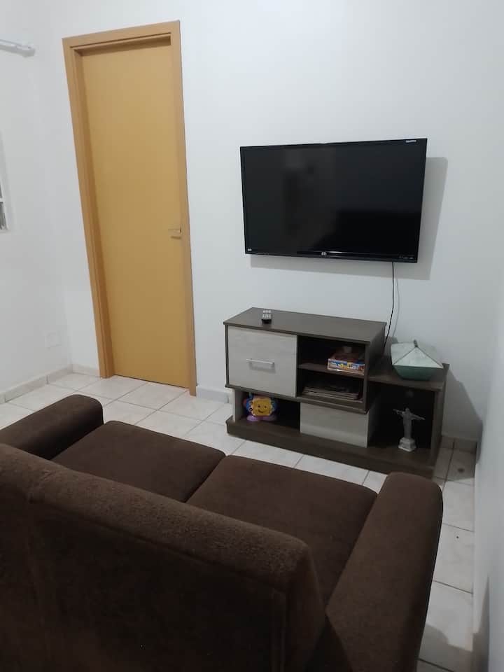 Casa 2 Quartos + Garagem - Taguatinga, Df - Brasilia