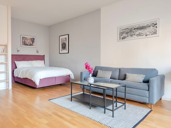 Beautiful Ku’damm Gateway | Up To 4 Ppl + Balcony - Berlin