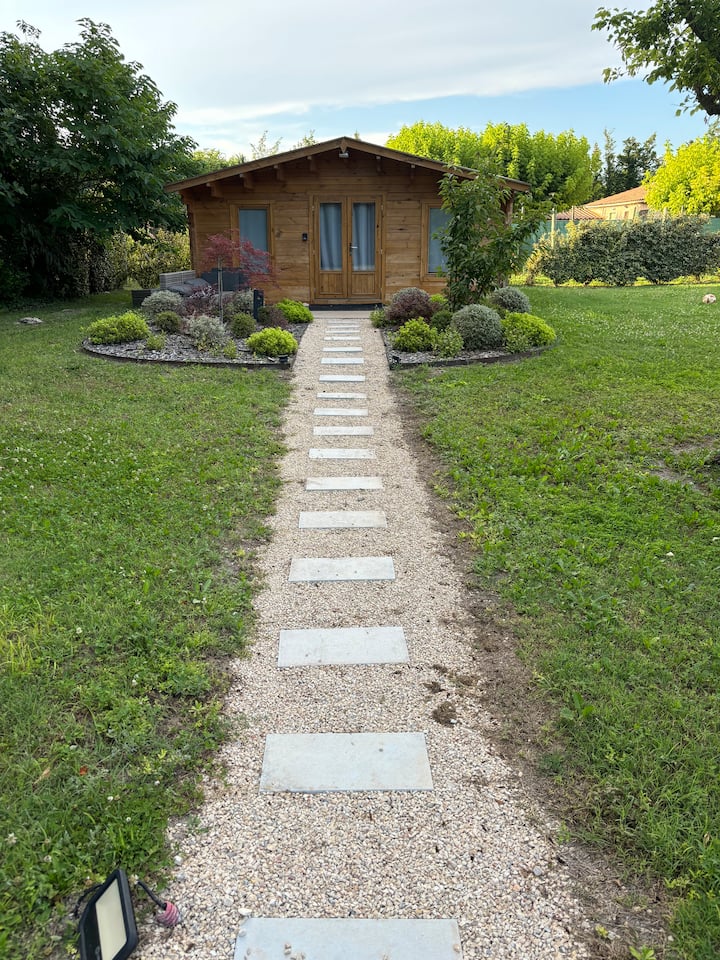 Petit Chalet Avec Piscine - Le Thor