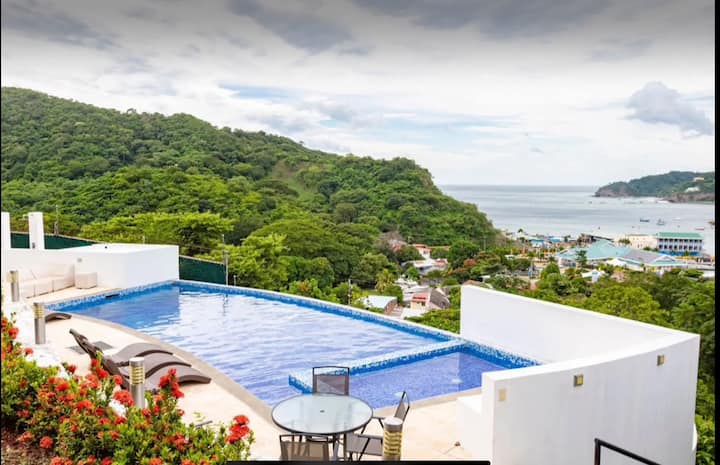 Tropical Views - The Twin - San Juan del Sur