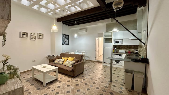 El Estudio De Mía
(Bajo Izqda) - Cádiz