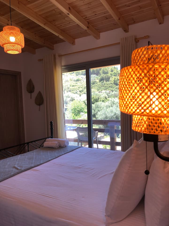 Cosy Room W/ Forest View, Near Center - Dhermi