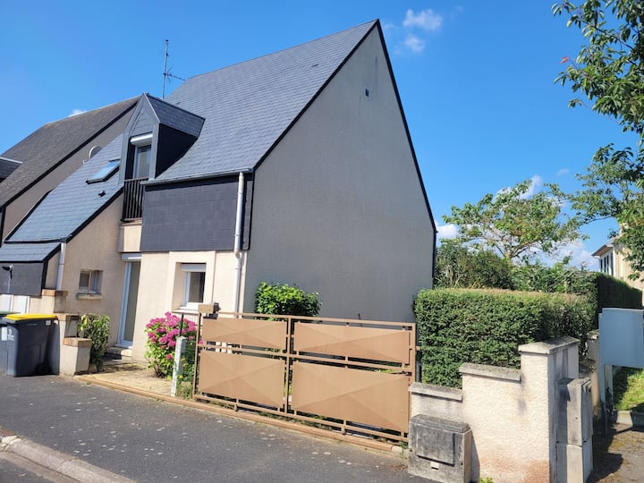 La Maison De Tutu - ibis budget Caen Mondeville