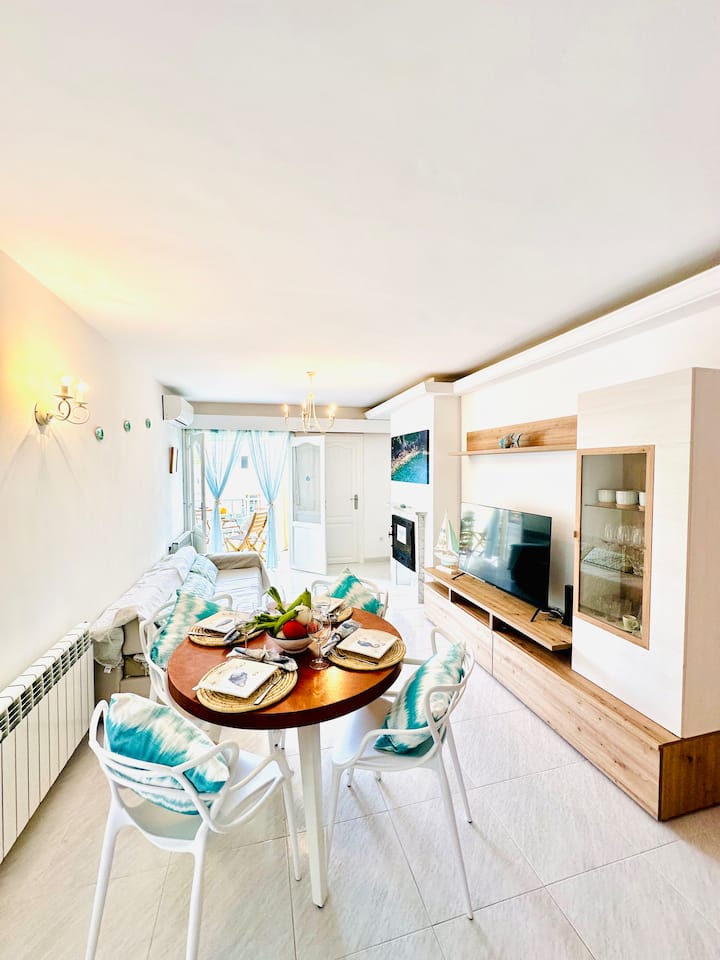 Bonito Apartamento Al Lado Del Mar Con Piscina - Pollença