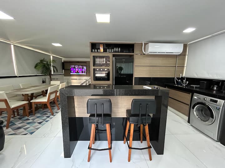 Cobertura Duplex Perto Do Mar
Centro De Bc - Balneario Camboriú