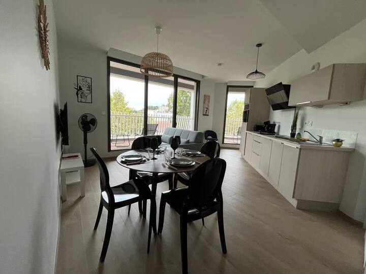F2 Neuf Avec Terrasse, Garage, Wifi, Plein Centre - Clermont-Ferrand