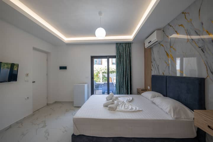 Deluxe Triple Room - Ksamil