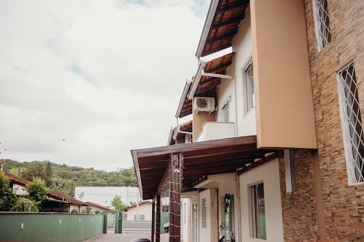 Casa Para 3 Pessoas Condomínio Fechado João Costa - Joinville