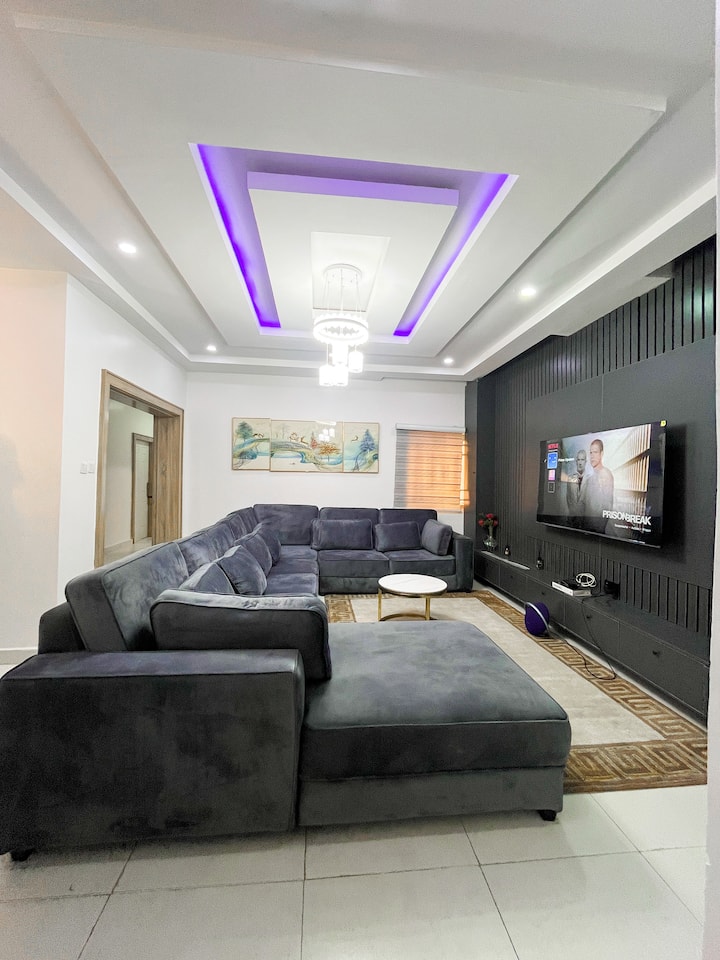 Luxurious 3br Apartment | 24/7 Power | City Views - Abuja