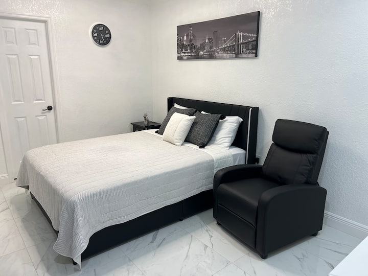 Comfortable Stay - Orlando, FL